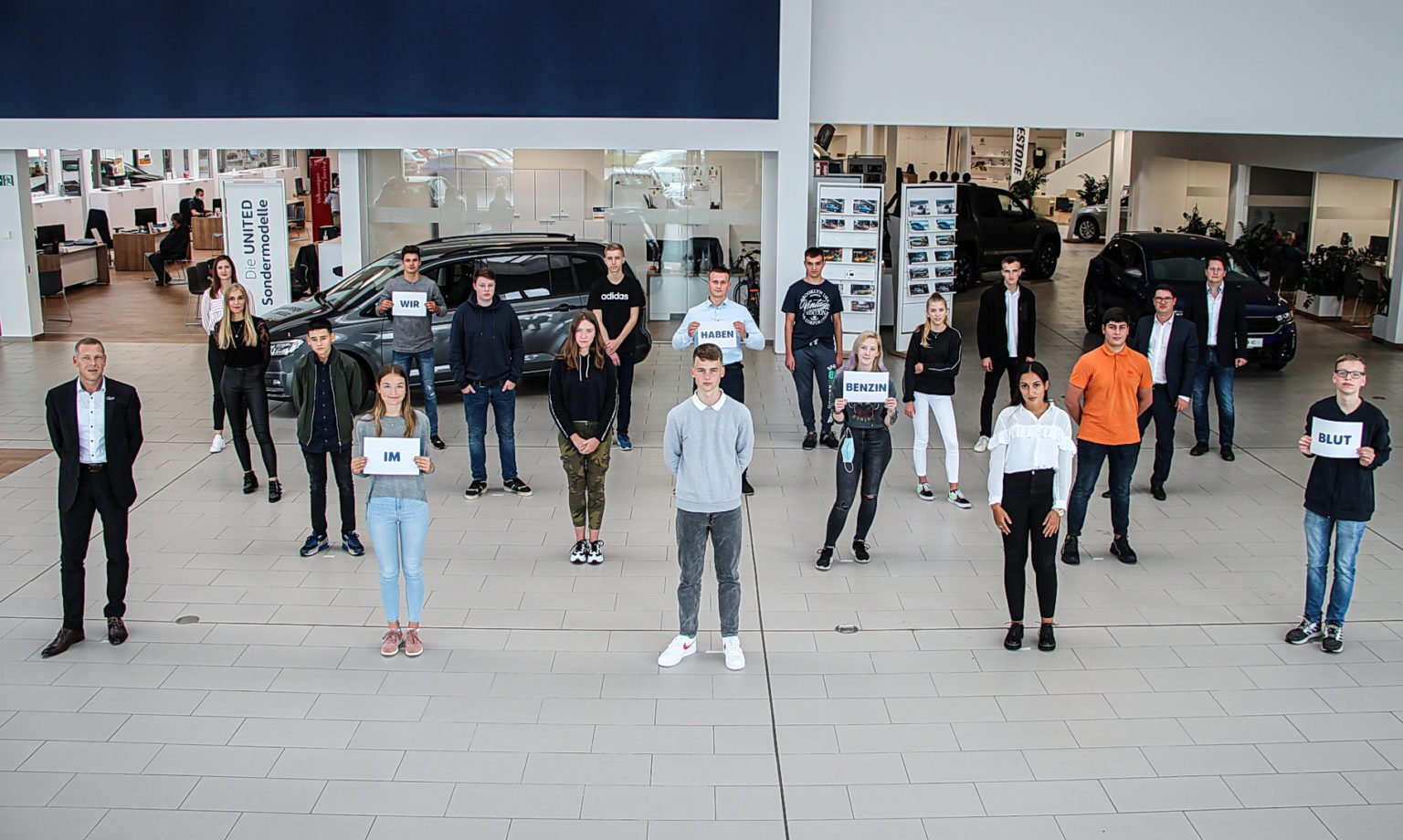 Die Fischer Automobile Unternehmensgruppe begrüßt 24 neue Auszubildende ...